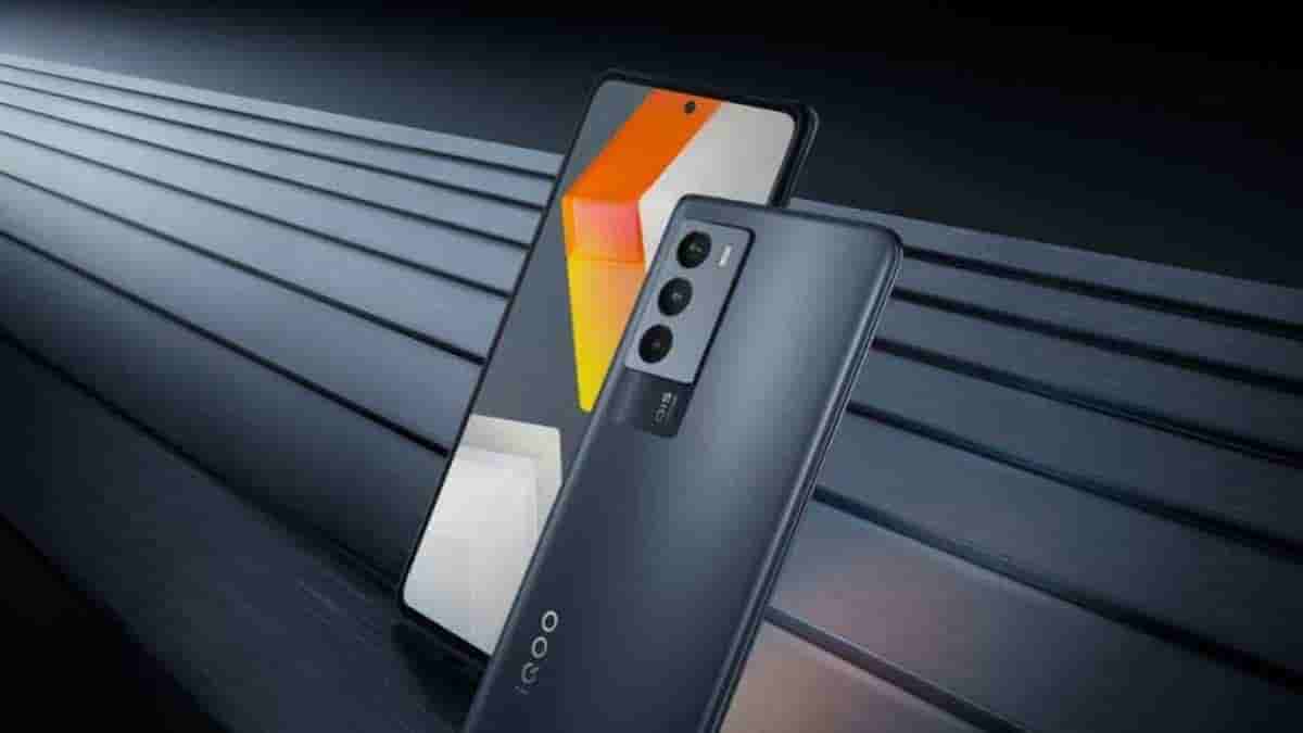 iQOO 9 SE 5G with 13 MP front camera can be a good choice at ₹ 29,990 - The Tech Outlook