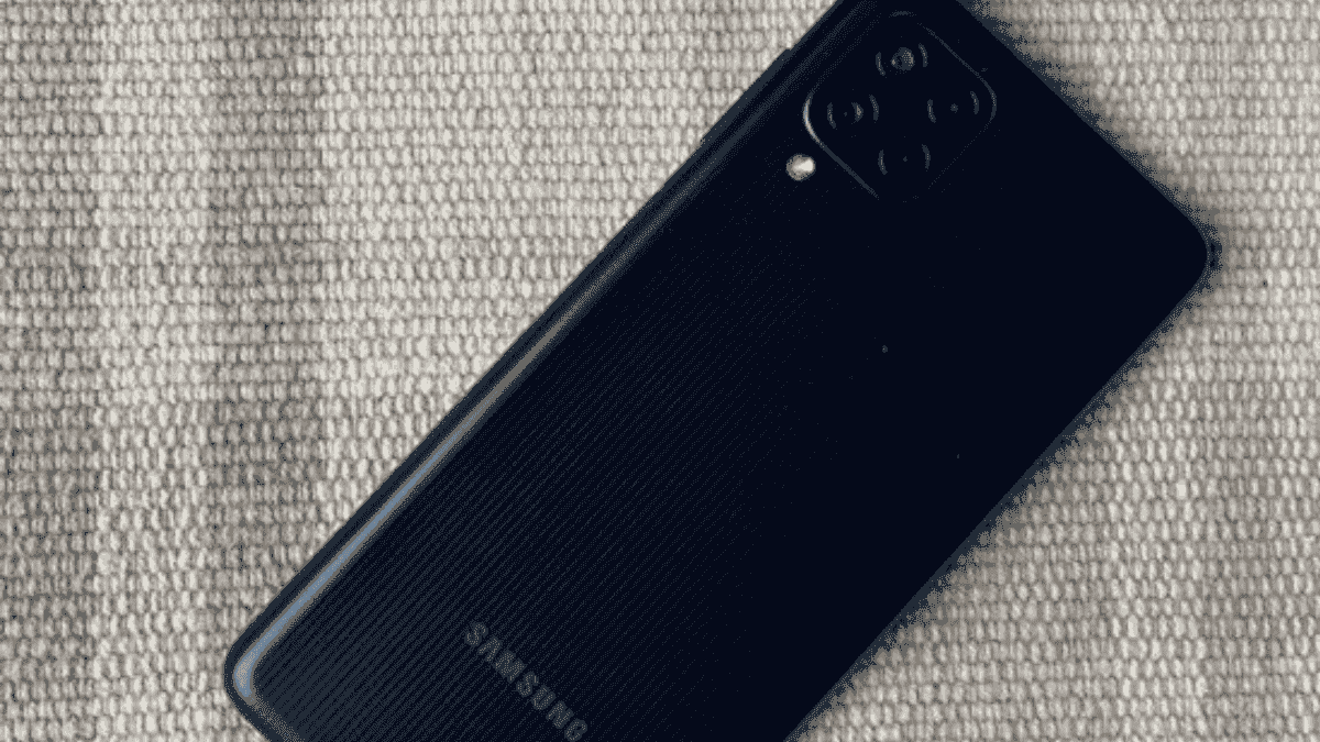 Oppo's new F22 phone has got everything to turn head on it