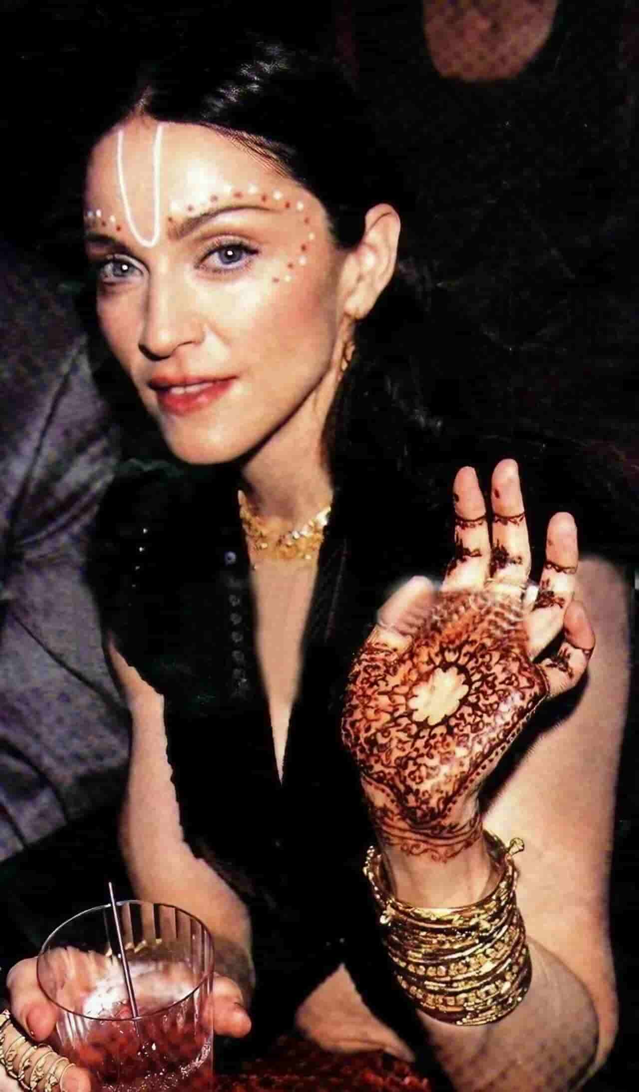 10 Hollywood Celebrities who have a deep and strong faith in Hinduism ...